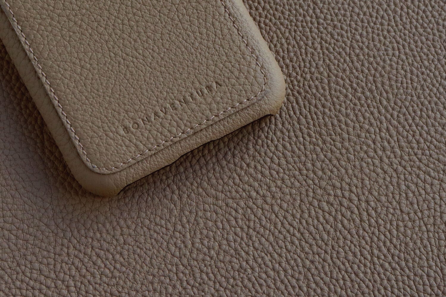 What is grained leather? Explaining the processing method, care method ...
